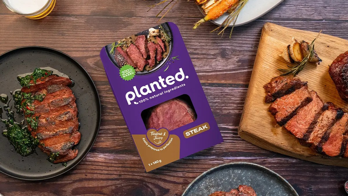 Plant-based steak enhanced through fermentation